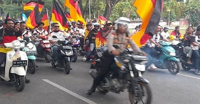 Ribuan Fans Piala Dunia 2026 di Aru Gelar Pawai Damai